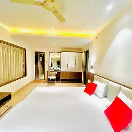 Aauris Kolkata • India